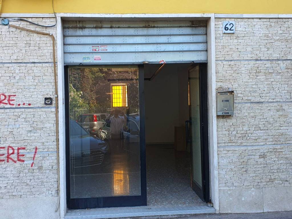 Locale commerciale via Morozzo della Rocca, Roma, Rif. 103833883 ...