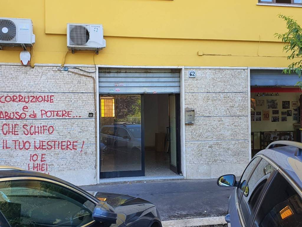 Locale commerciale via Morozzo della Rocca, Roma, Rif. 103833883 ...