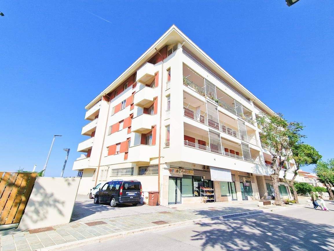 Locale commerciale in Vendita