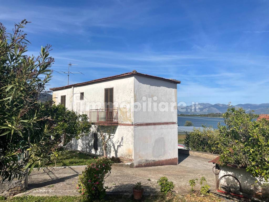 Vendita Casale in via Appia Terracina. Buono stato, posto auto, 5158 m² ...