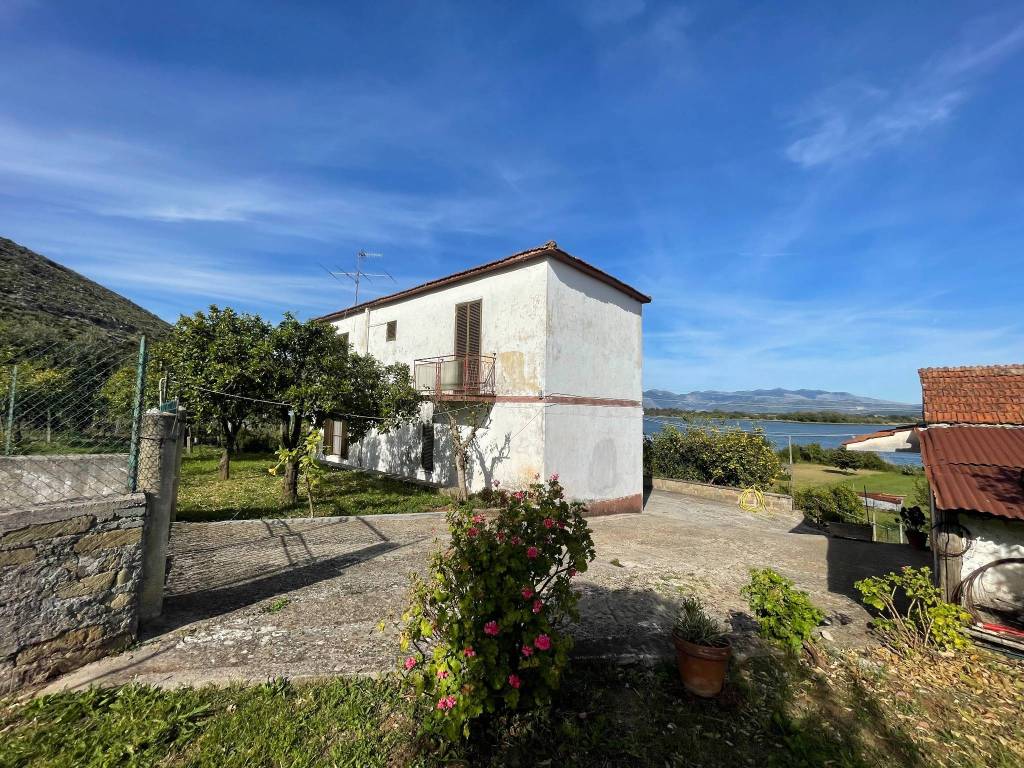 Vendita Casale in via Appia Terracina. Buono stato, posto auto, 5158 m² ...