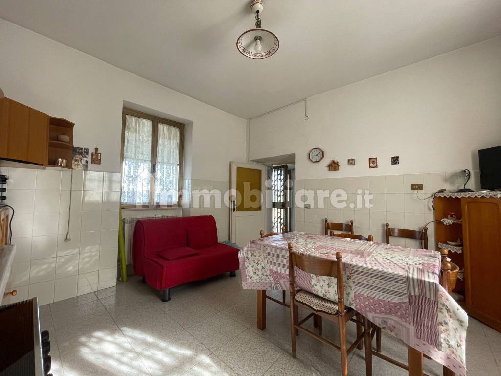 Vendita Casale in via Appia Terracina. Buono stato, posto auto, 5158 m² ...