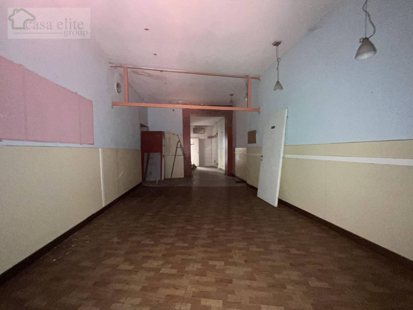 Locale commerciale in Vendita