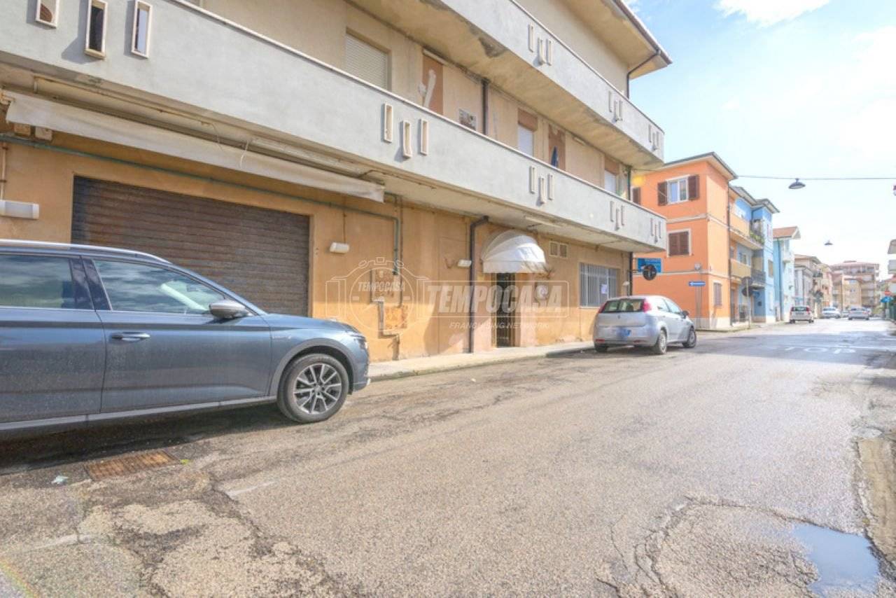 Locale commerciale in Vendita