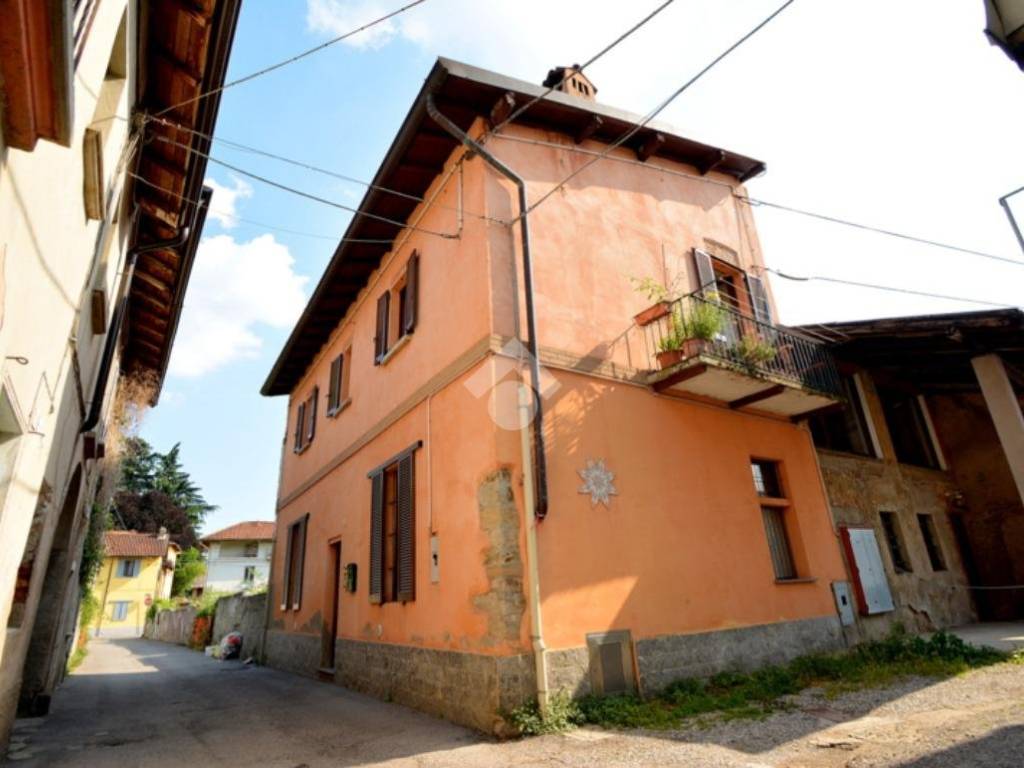 Vendita Terratetto plurifamiliare in via Porta Luigi 5 Cornate d'Adda ...