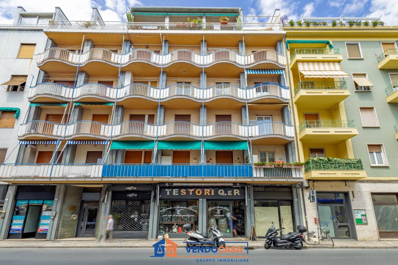 Locale commerciale in Vendita