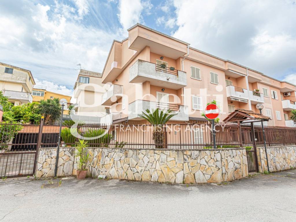 Vendita Villa unifamiliare in corso Italia Villaricca. Buono stato ...