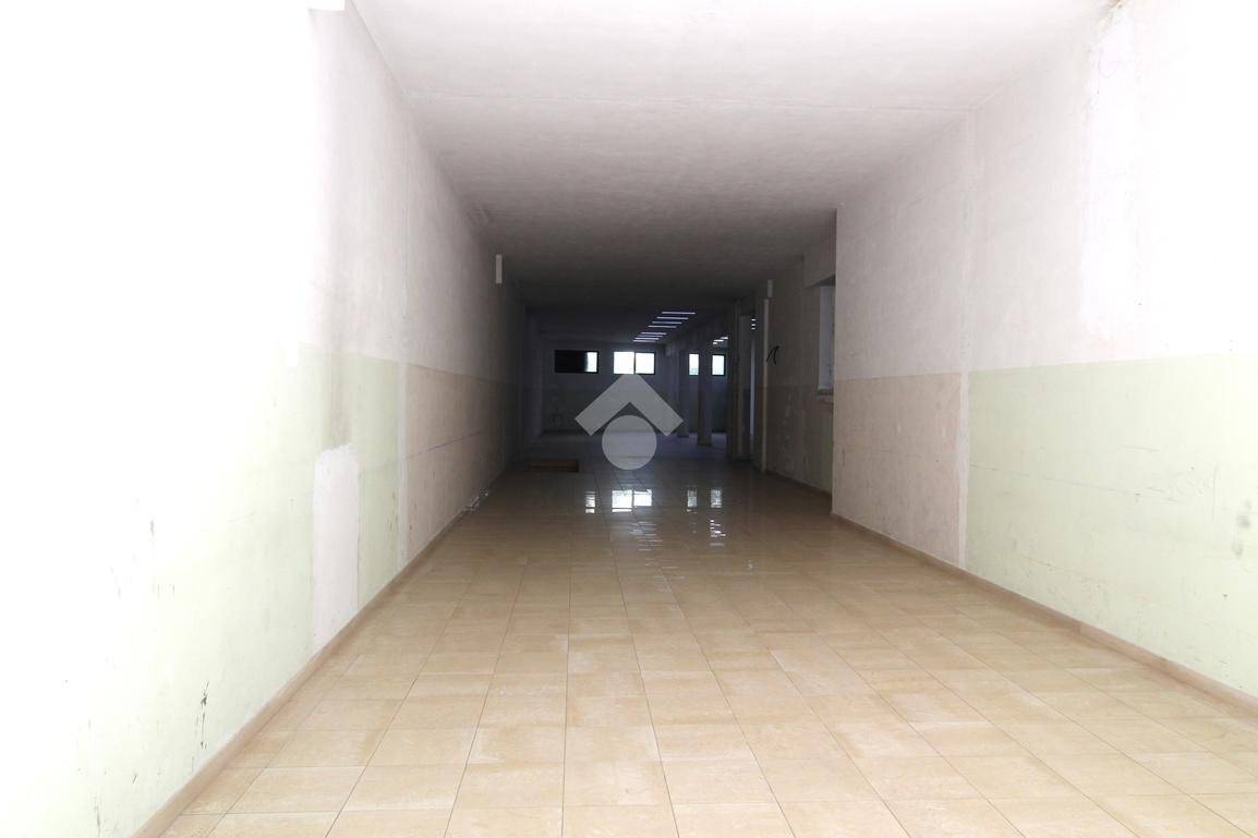 Locale commerciale in Vendita