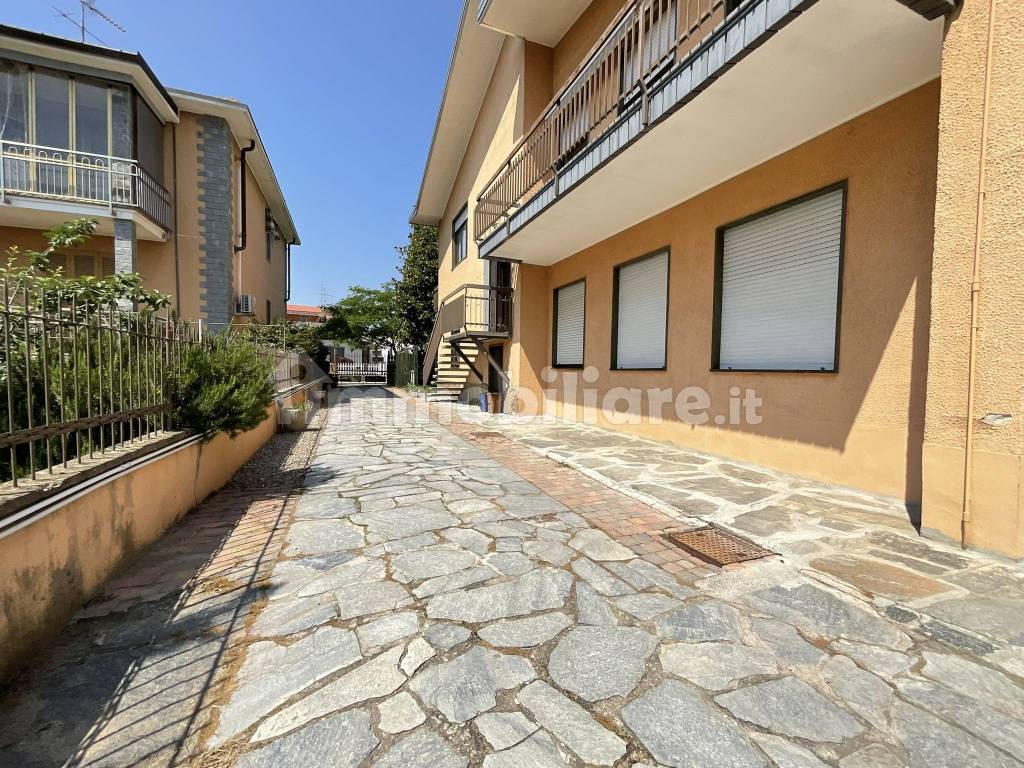 Vendita Villa plurifamiliare in via Risorgimento 3 Cameri. Buono stato ...