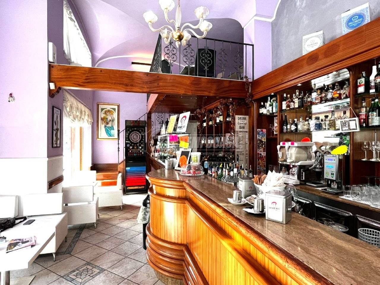 Locale commerciale in Vendita