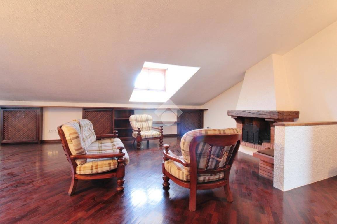 Appartamento via XX Settembre 74, Centro Storico, Voghera