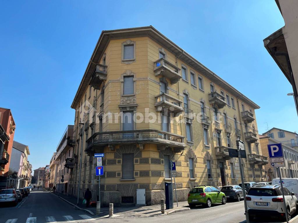 Palazzo - Edificio via Paletta 10, Novara, Rif. 103949893 - Immobiliare.it