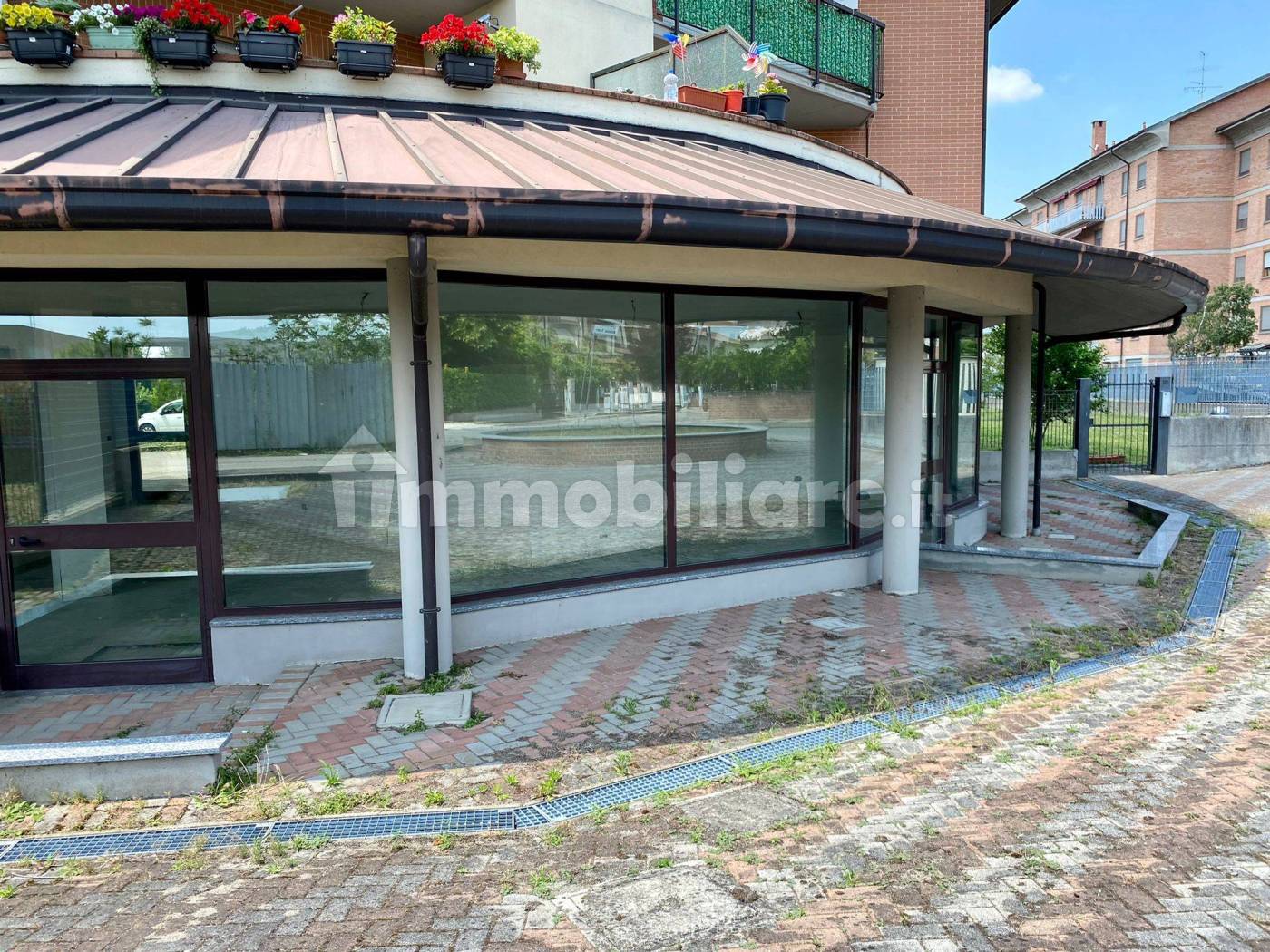 Locale commerciale in Vendita