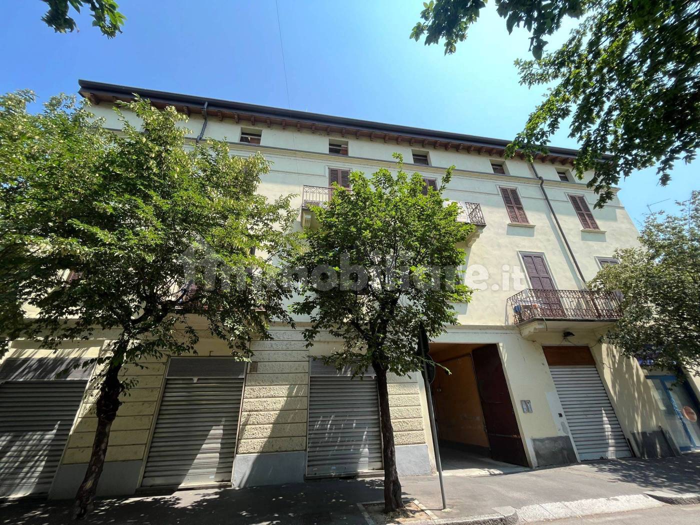 Locale commerciale in Vendita
