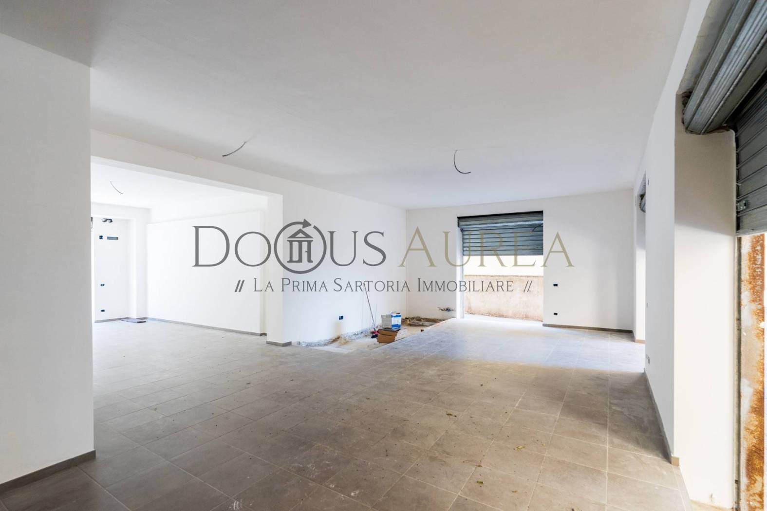 Locale commerciale in Vendita