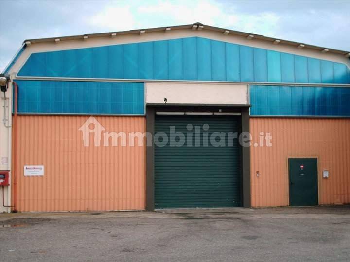 Magazzino - Deposito via Nazionale 64, Cepagatti, Rif. 104027655 - Immobiliare.it