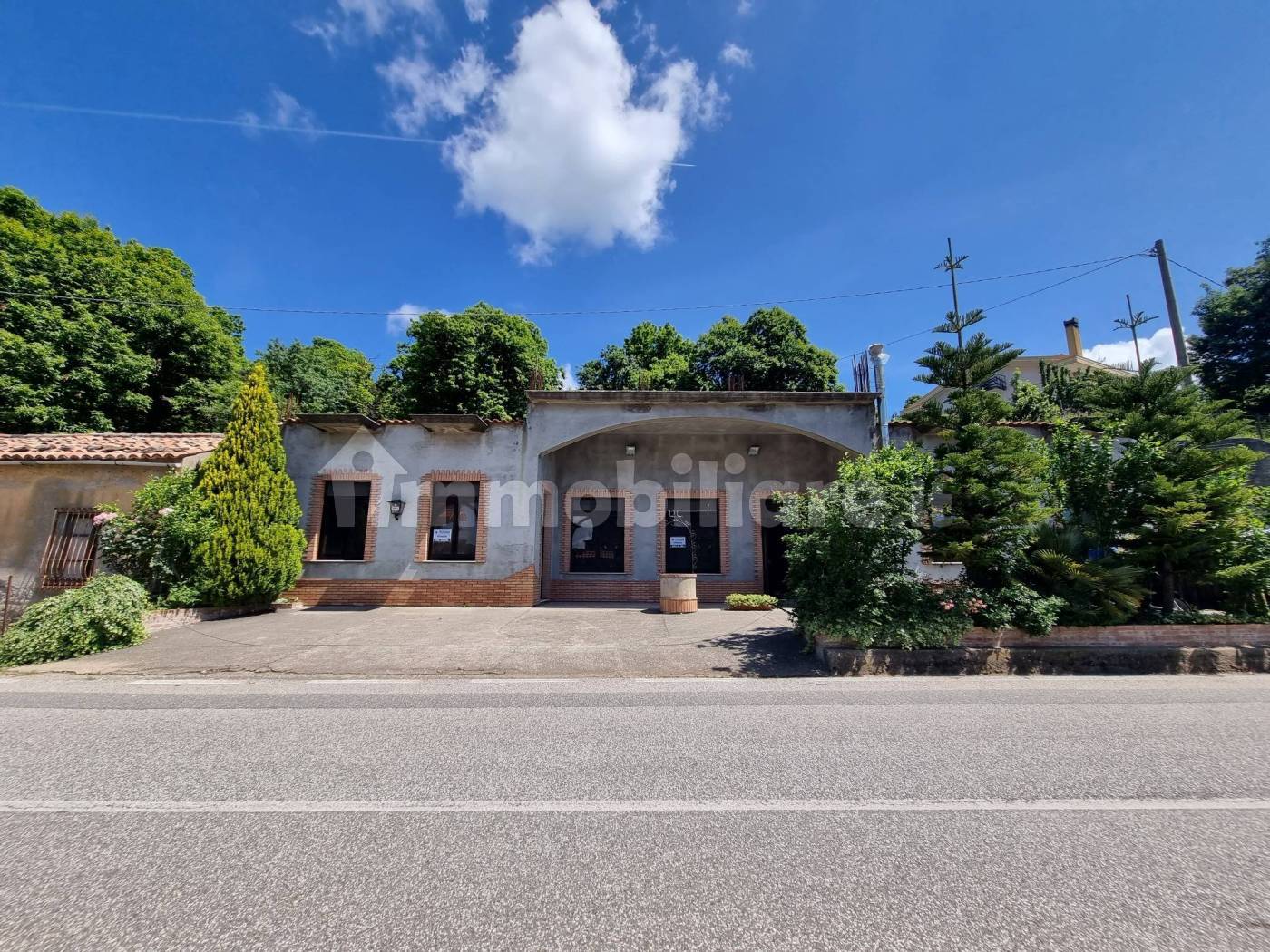 Locale commerciale in Vendita