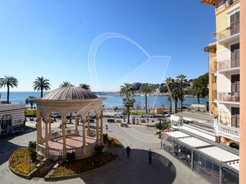 Vendita Appartamento in piazza Martiri della Libertà. Rapallo. Buono ...
