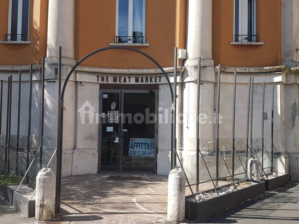 Locale commerciale via Marmorata, Roma, Rif. 104057193 - Immobiliare.it