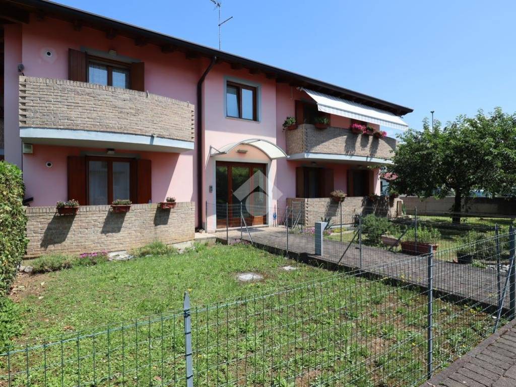 Vendita Appartamento Reana del Rojale. Trilocale in via Battiferro 69 ...