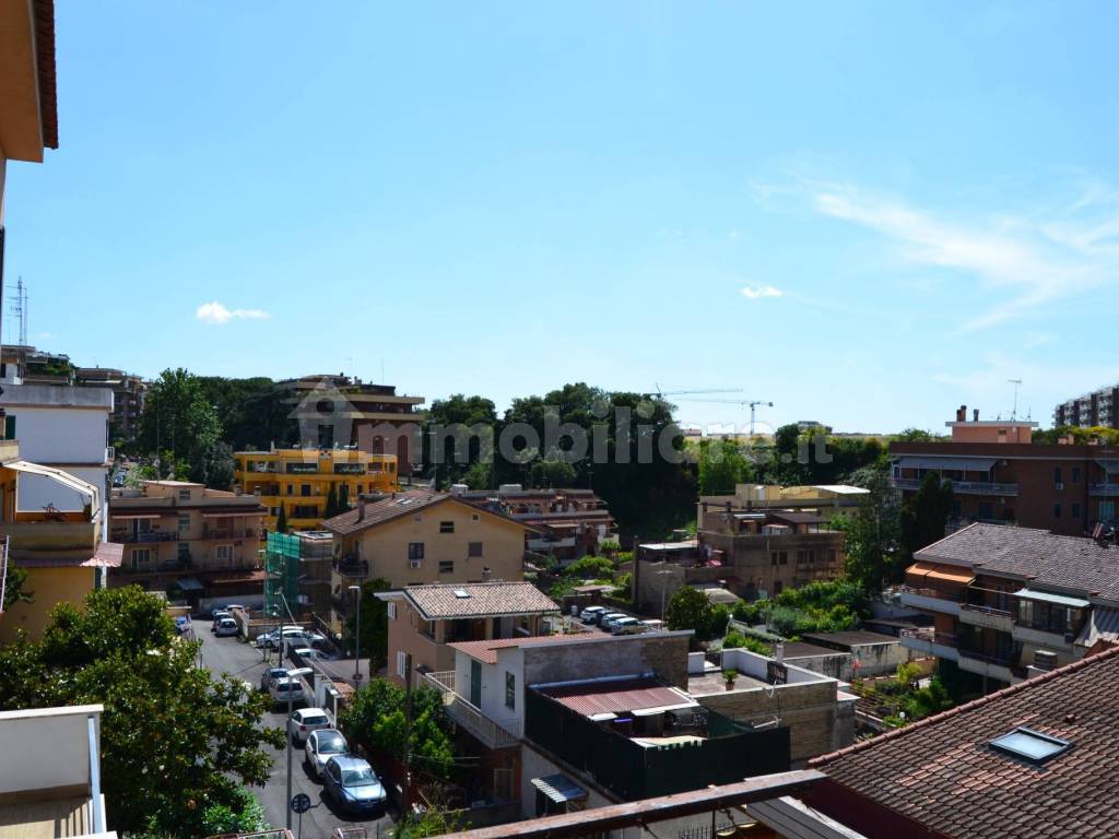 Vendita Appartamento Roma. Bilocale in via Ezio Sciamanna 123. Buono ...