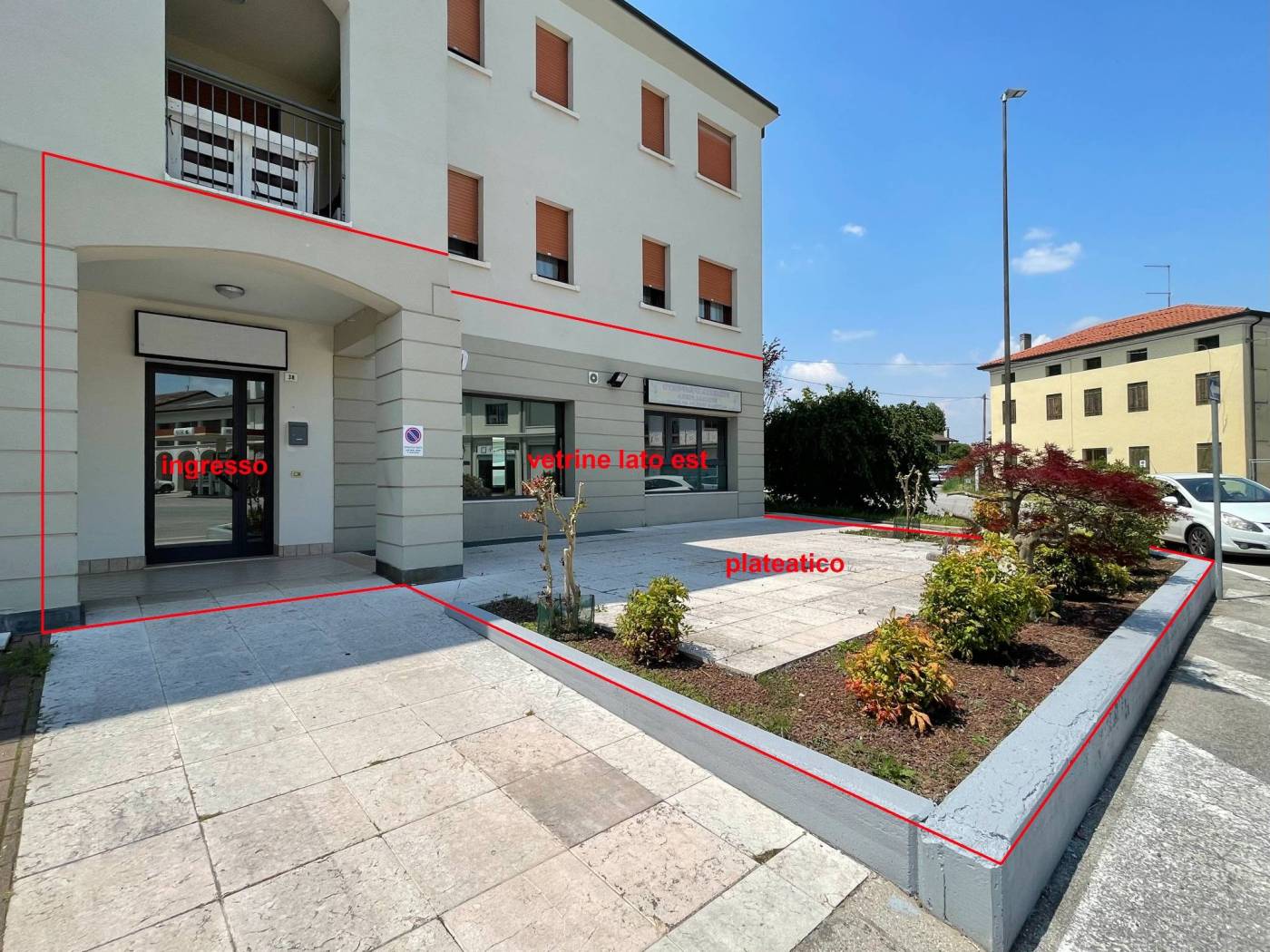 Locale commerciale in Vendita