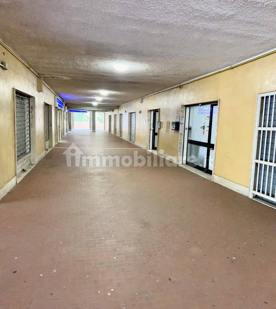 Locale commerciale in Vendita