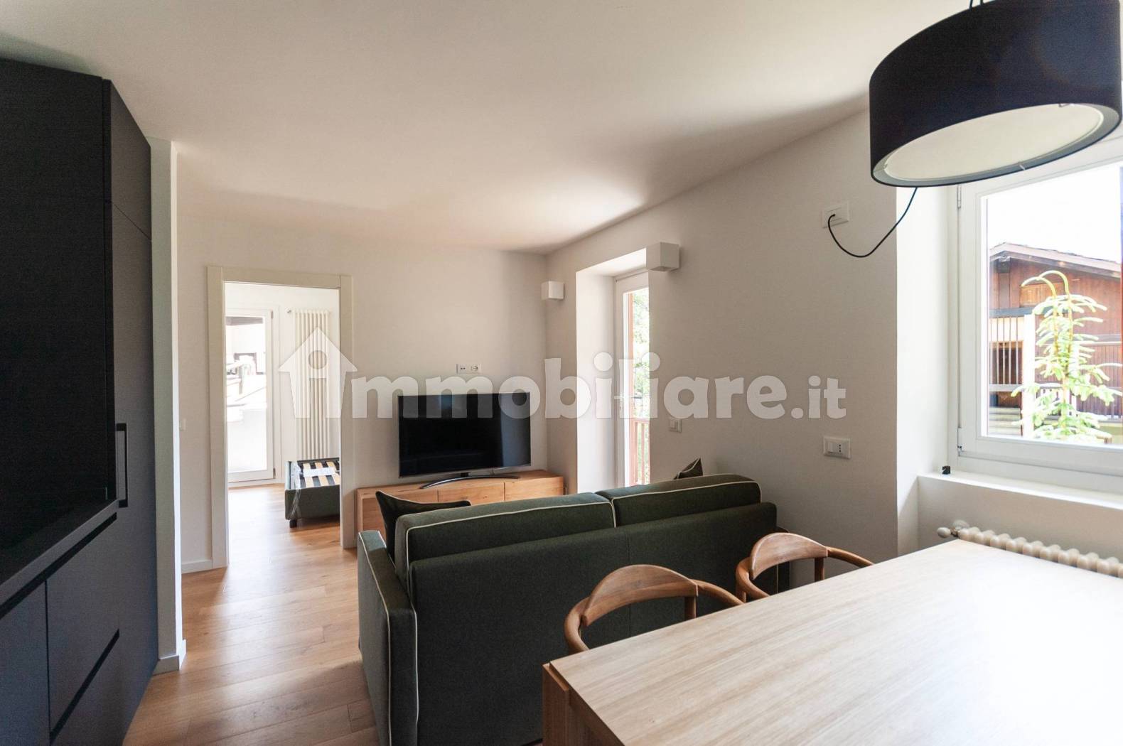 Trilocale Strada della Vittoria, Centro, Courmayeur