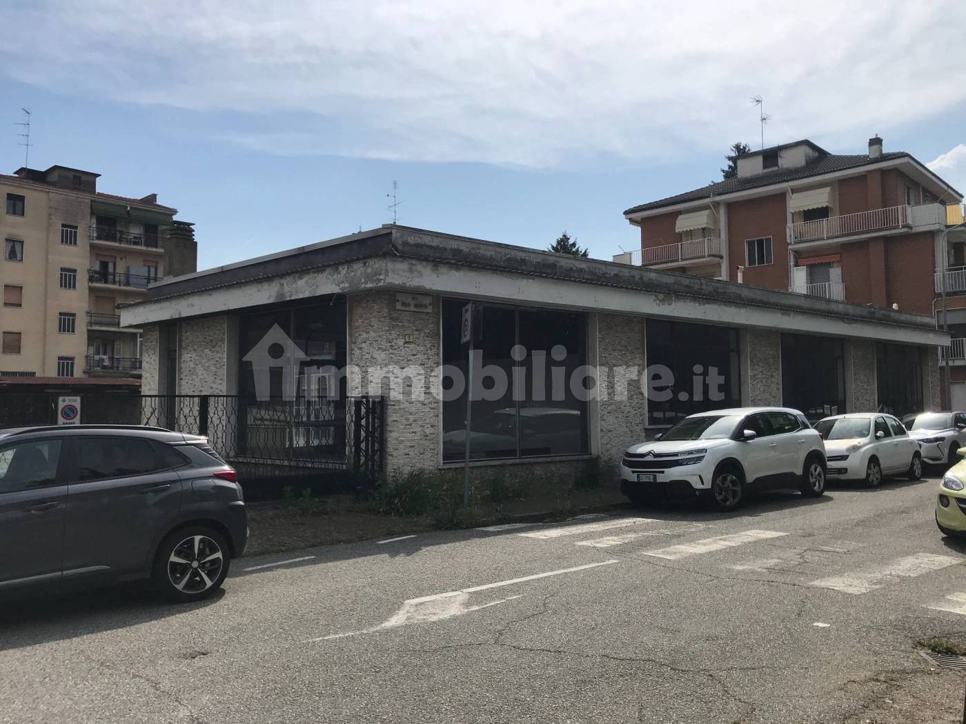 Locale commerciale in Vendita