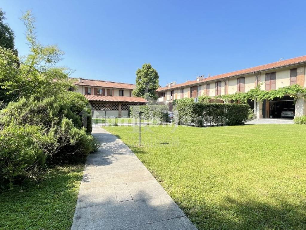 Affitto Appartamento Concorezzo. Bilocale in via Liberta ,136. Buono ...