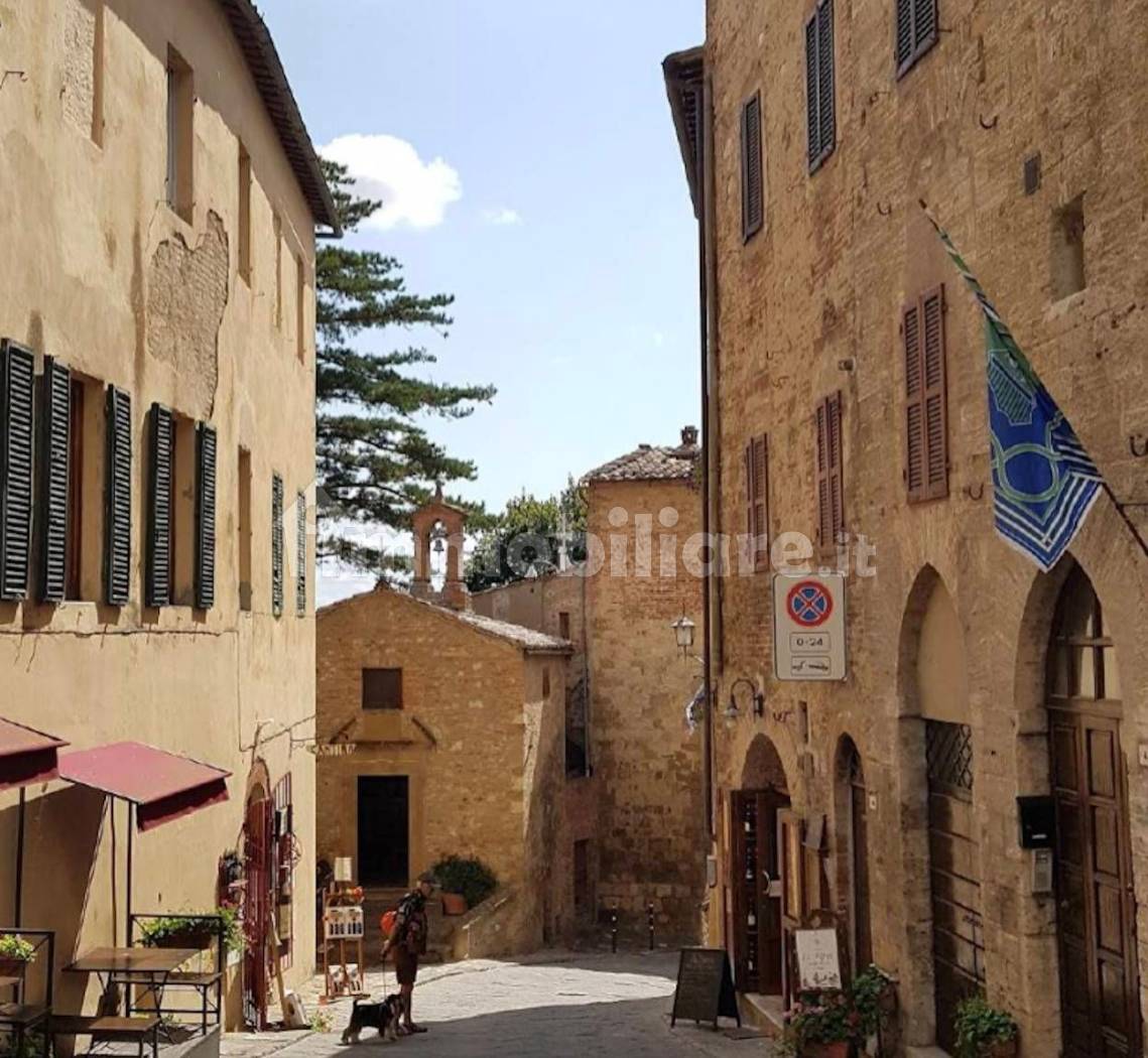 Locale commerciale in Vendita