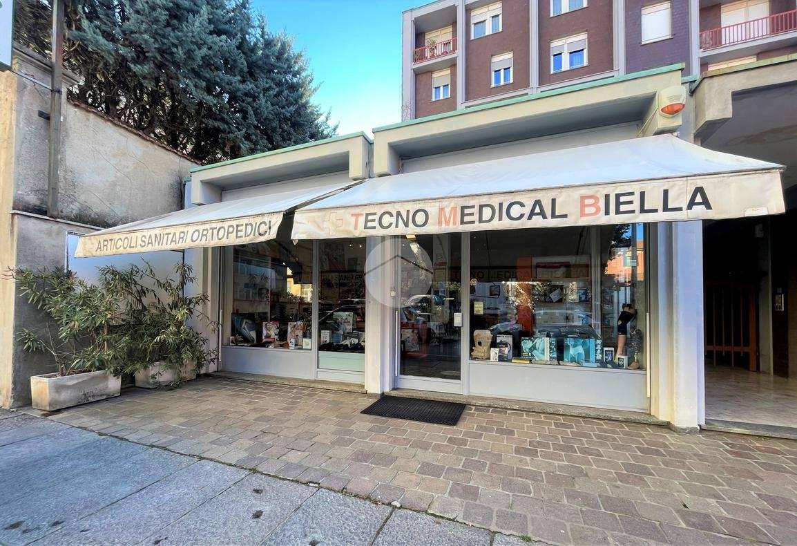 Locale commerciale in Vendita