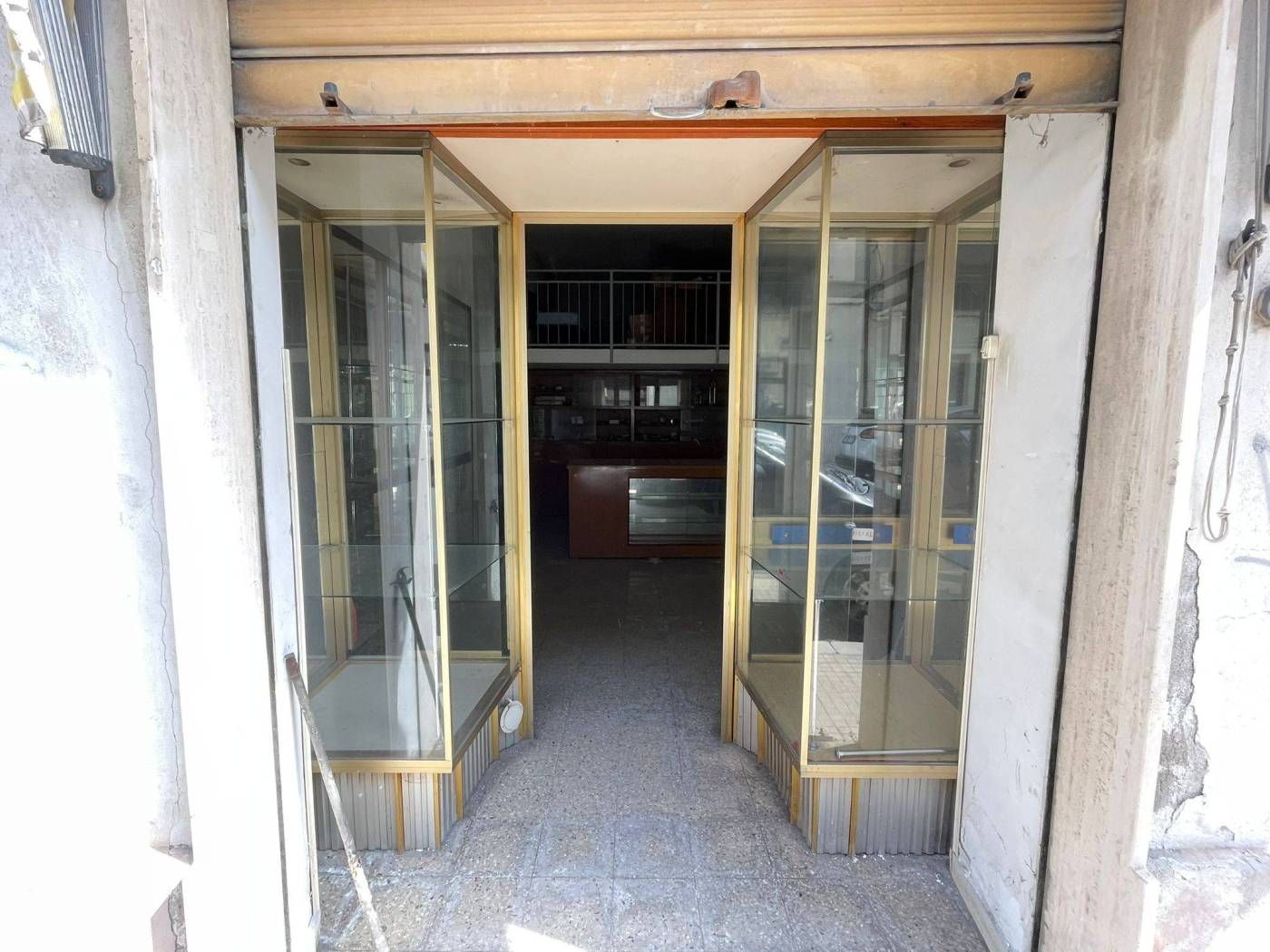 Locale commerciale in Vendita