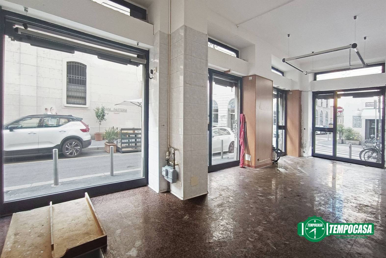 Locale commerciale in Vendita