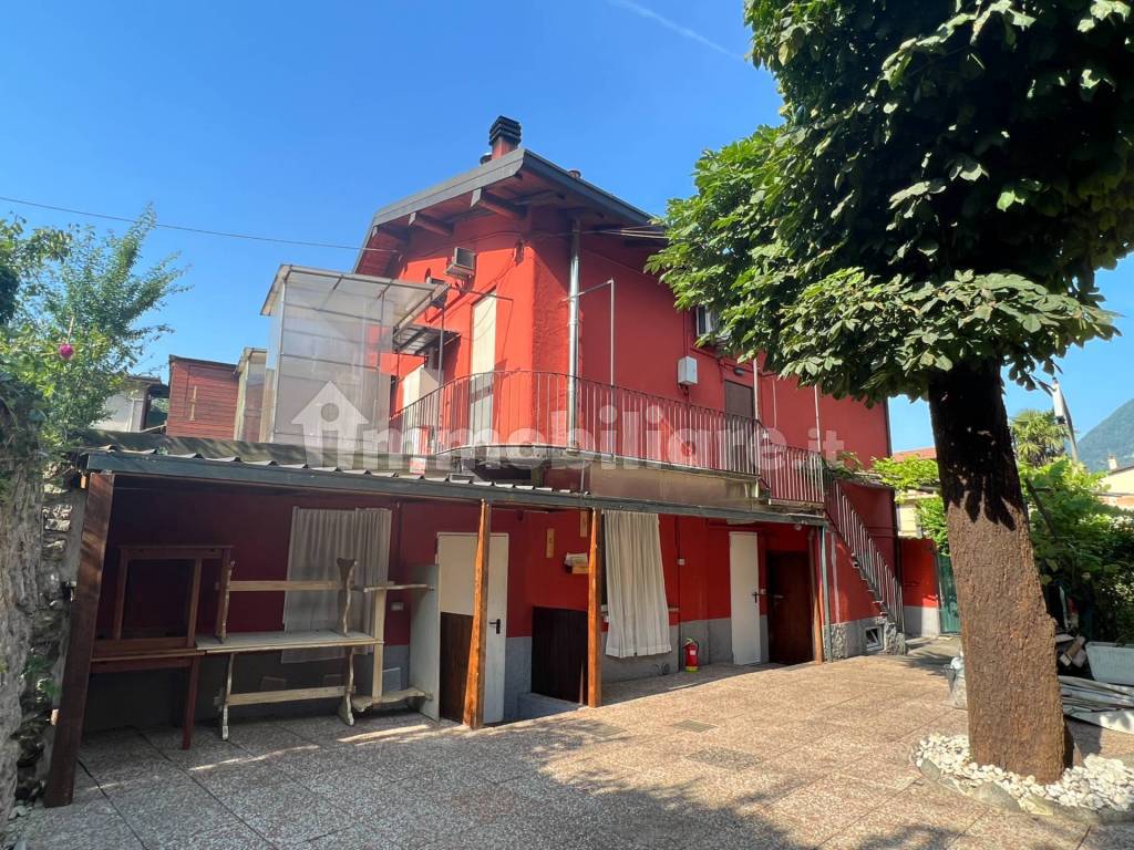 Bar via volta 19, Canzo, Rif. 99733892 - Immobiliare.it