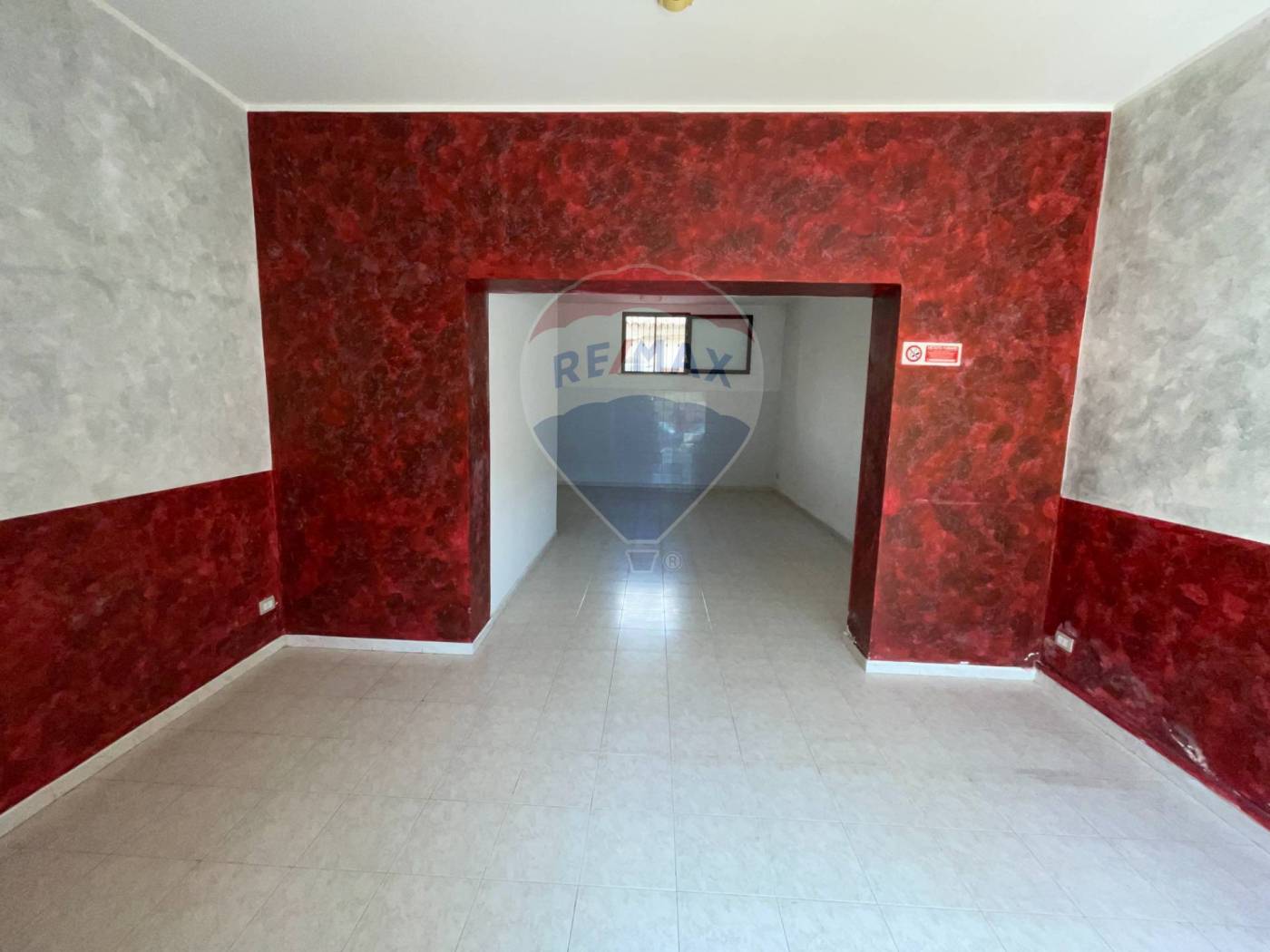 Locale commerciale in Vendita