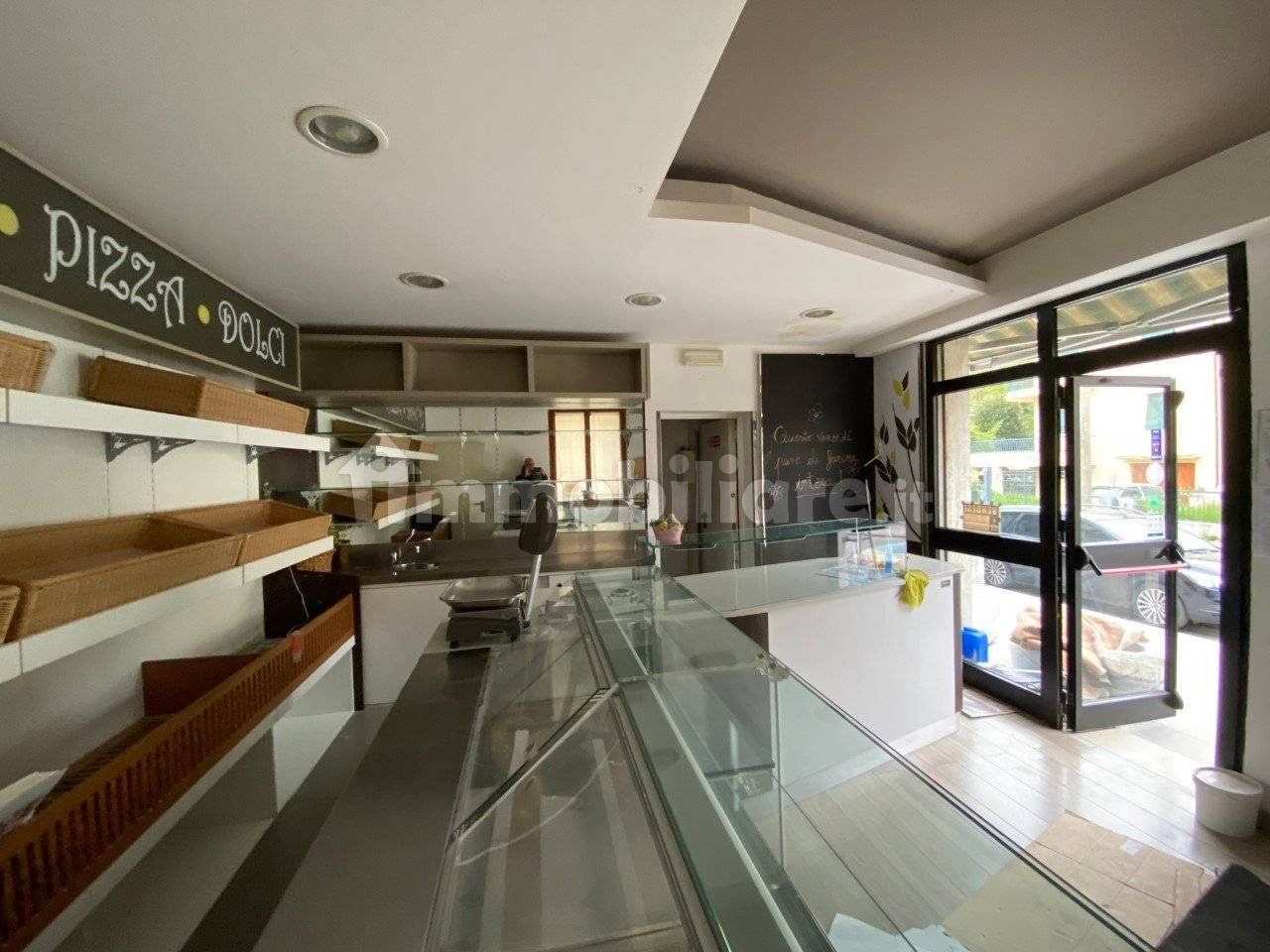 Locale commerciale in Vendita