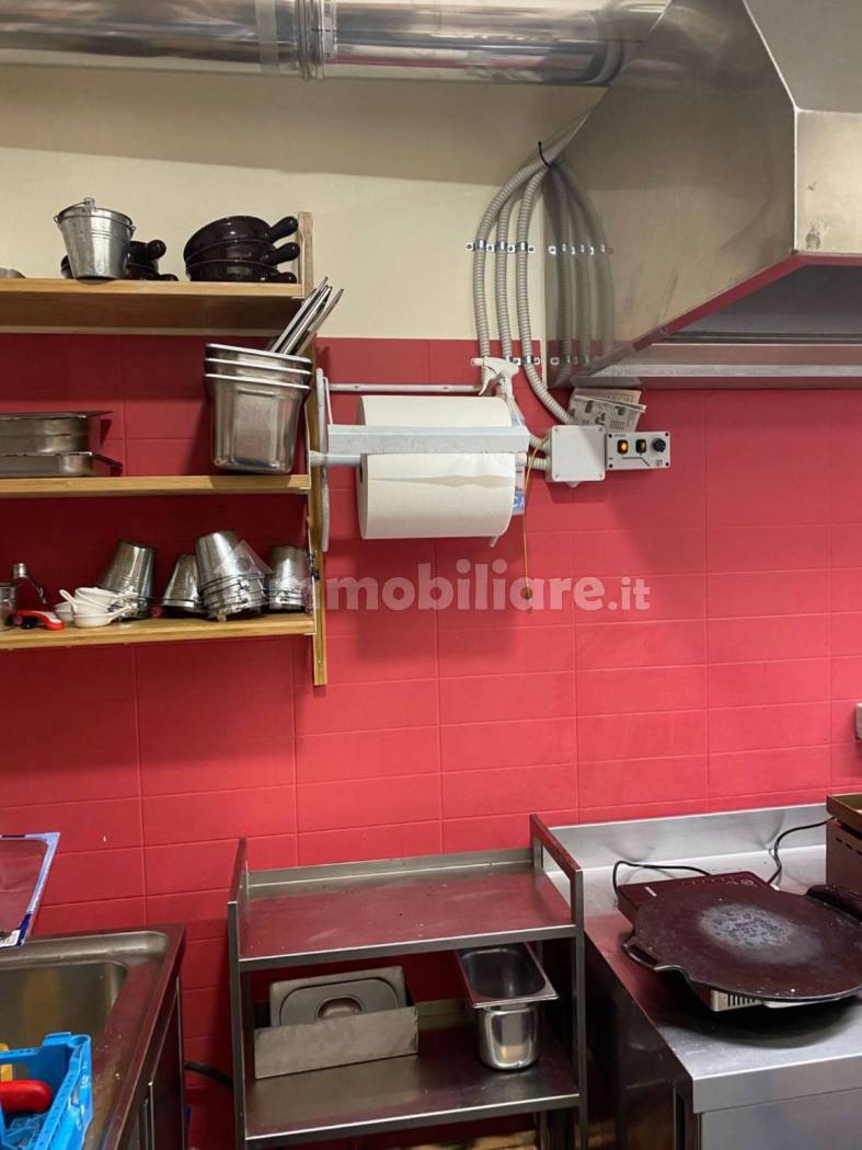 Locale commerciale in Vendita