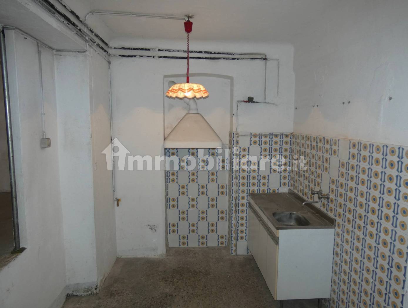 Locale commerciale in Vendita