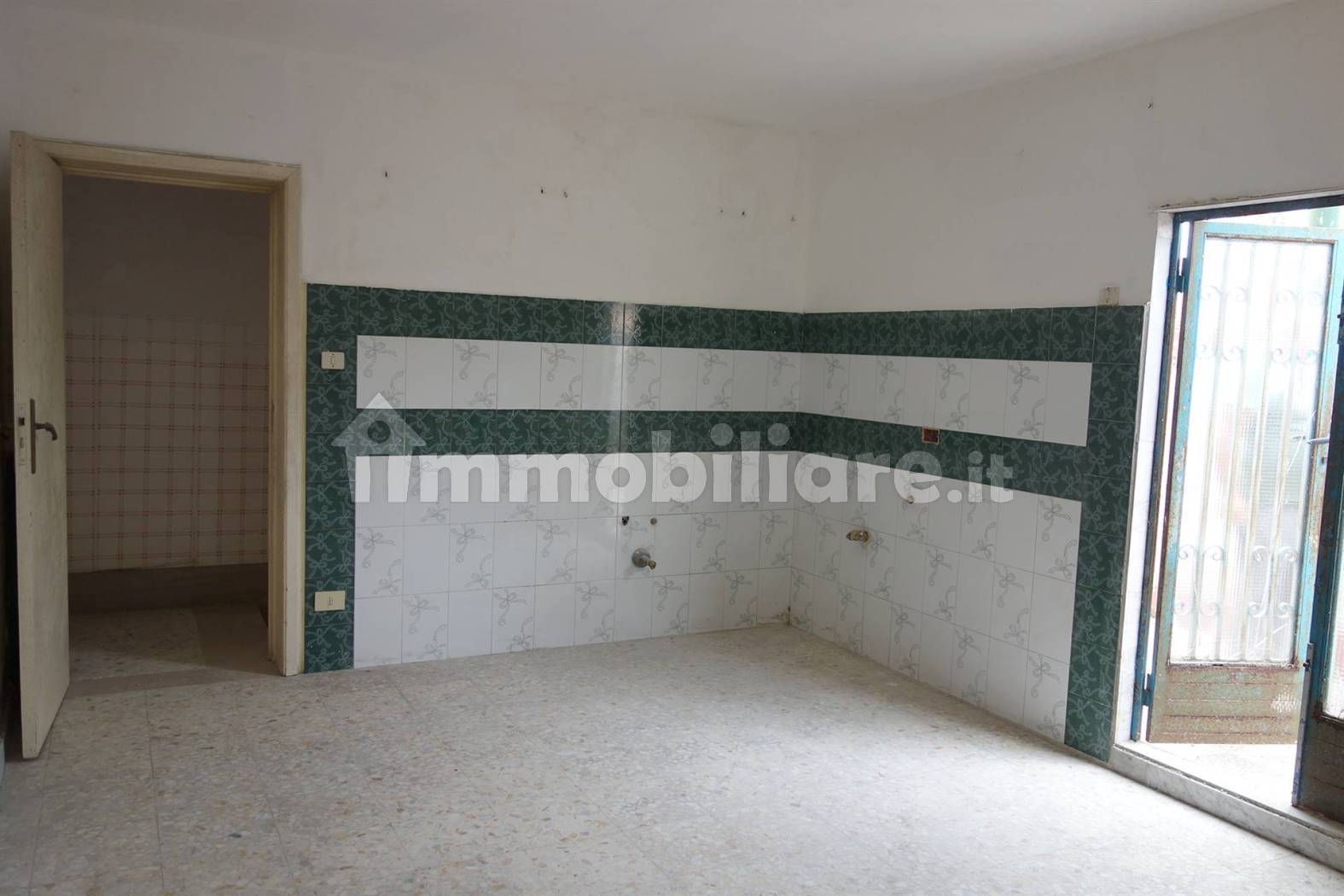 Trilocale da ristrutturare, piano terra, San Severo