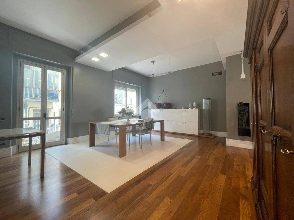 Appartamento via Riccardo Misasi 73, Centro, Cosenza