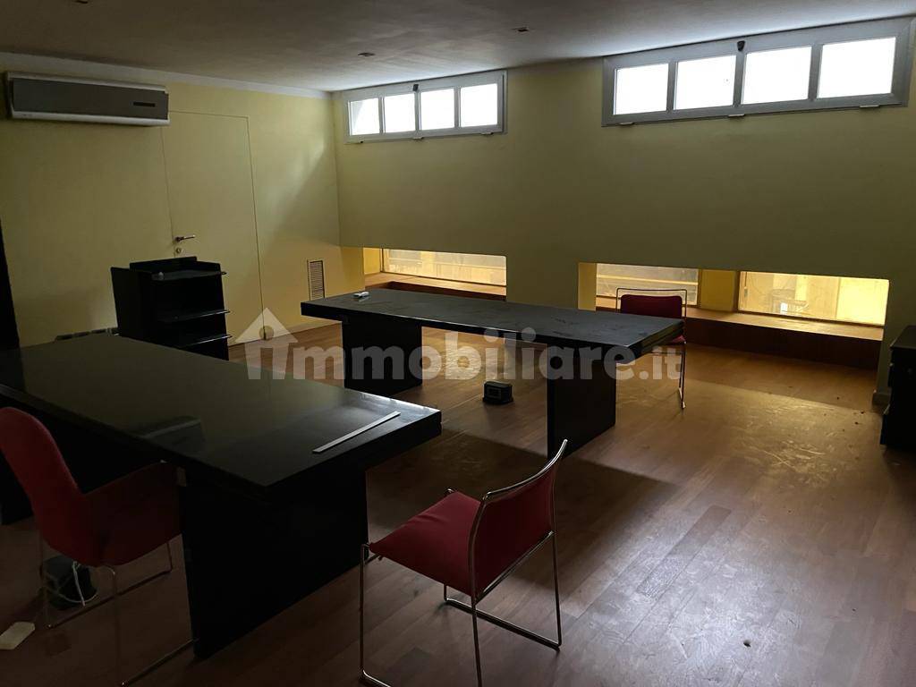 Ufficio - Studio Galleria del corso 15, Cremona, Rif. 104234909 - Immobiliare.it