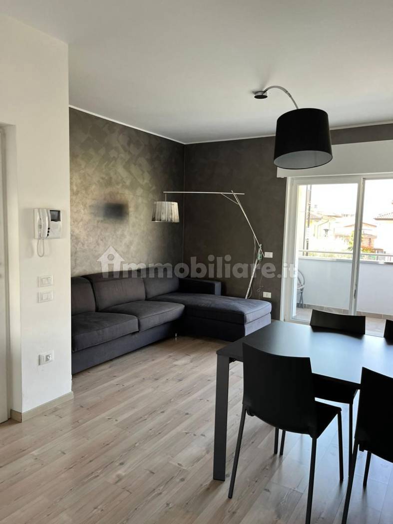 Trilocale ottimo stato, secondo piano, Centro, Riva del Garda