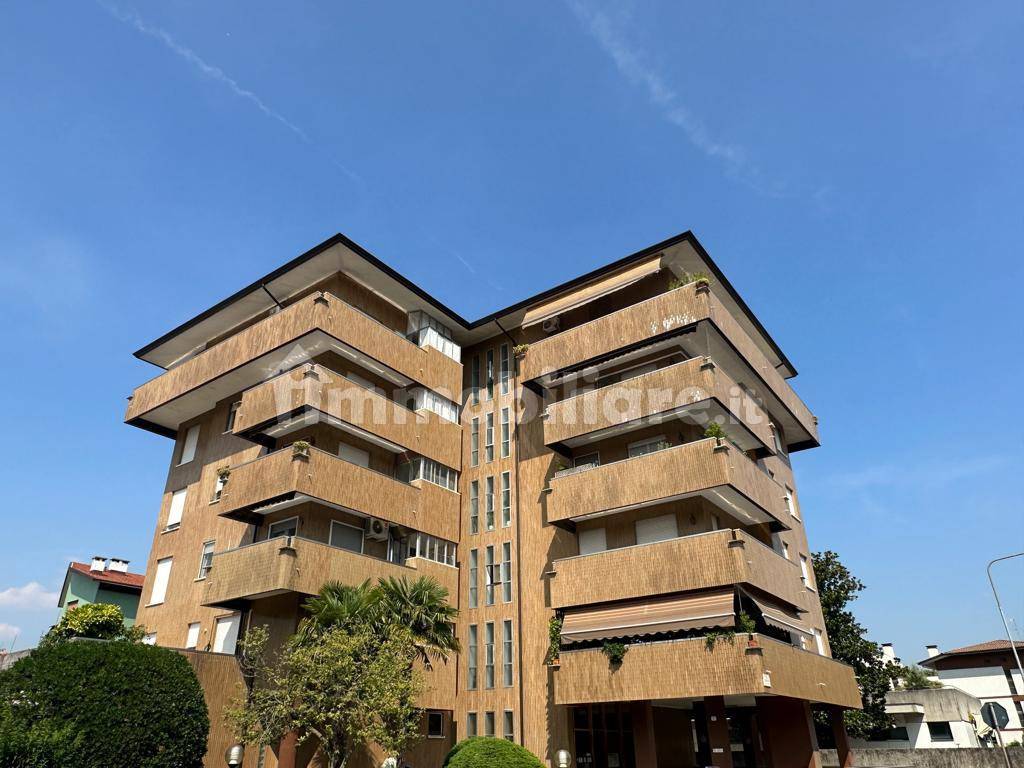 Appartamento buono stato, quarto piano, Viale Palmanova - Baldasserie, Udine