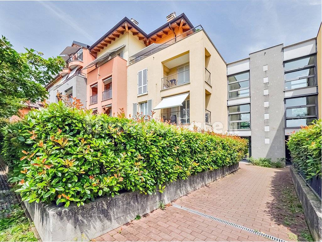 Trilocale via Papa Paolo VI, Centro, Oggiono