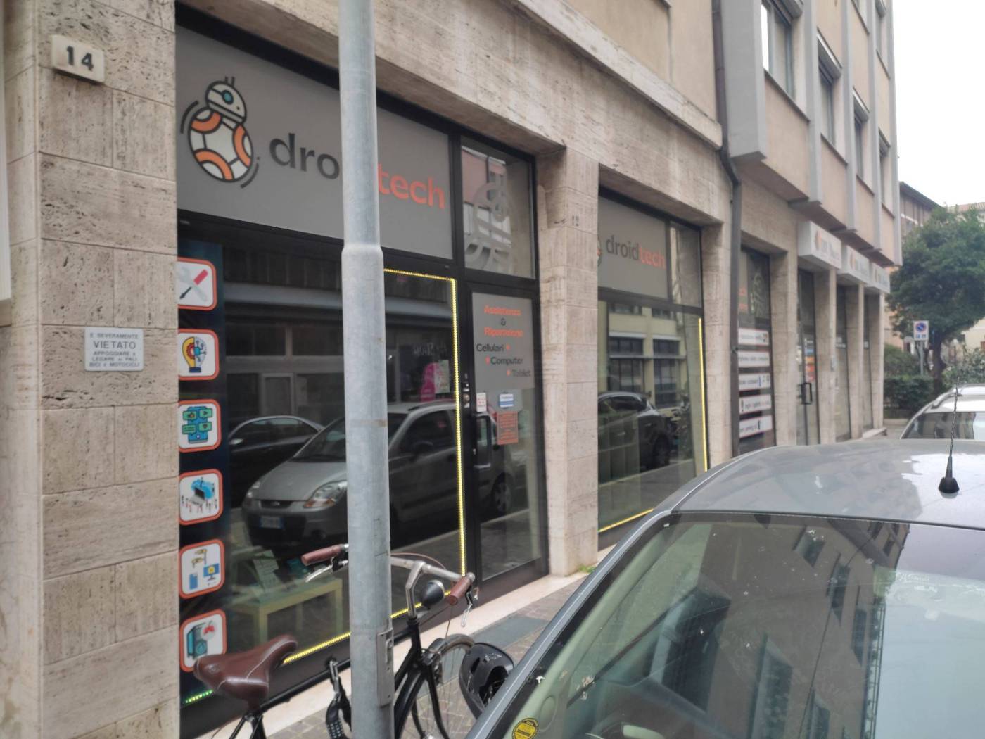 Locale commerciale in Vendita