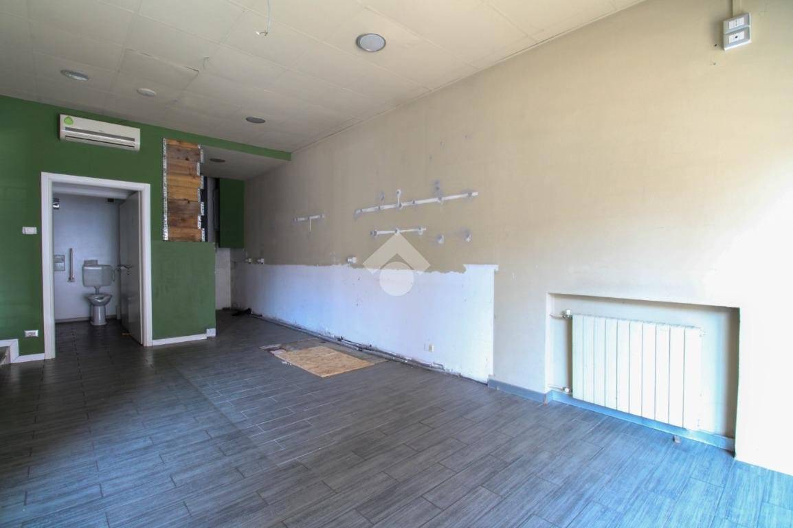 Locale commerciale in Vendita