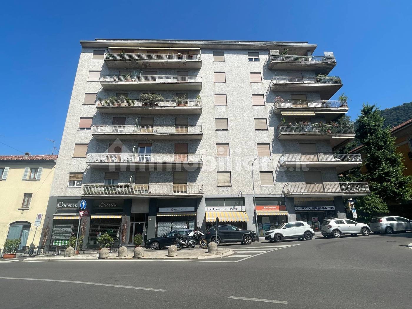 Locale commerciale in Vendita