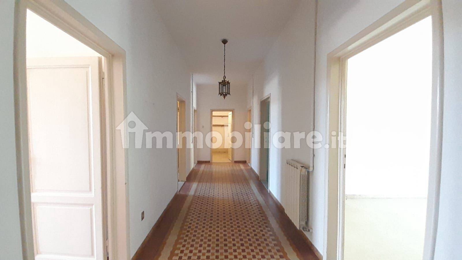 Trilocale via di Ripoli 38, Fortini, Firenze