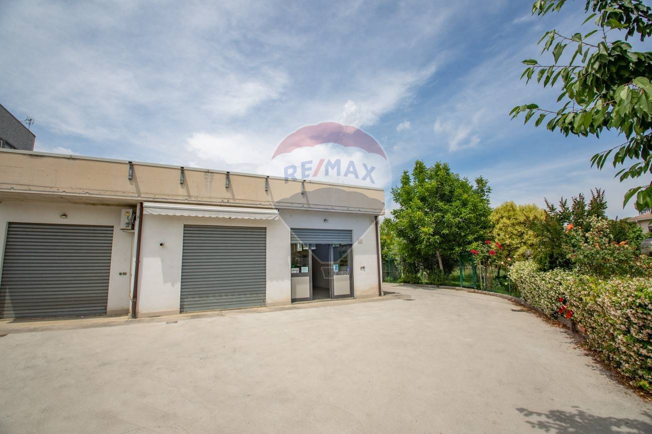 Attività commerciale in Vendita